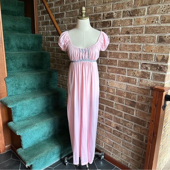 jr by barad | Intimates & Sleepwear | Vtg 6s Light Pink Ruched Bust ...